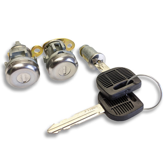 Freightliner P3 Ignition & Door Lock Set | Big Rig Chrome Shop