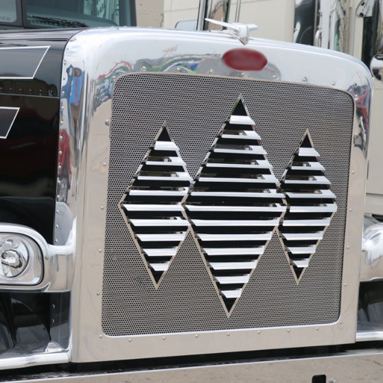 Kenworth W900L Triple Diamond Louvered Grille for Semi Trucks