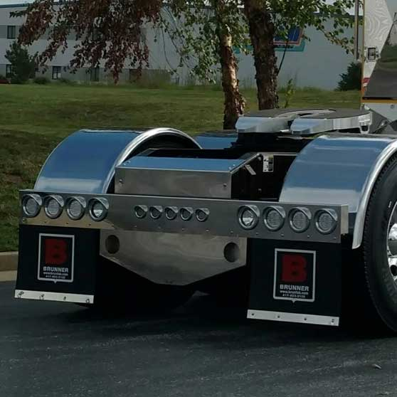 Semi Truck Rear Light Bar: 8 Lights & 5 Markers